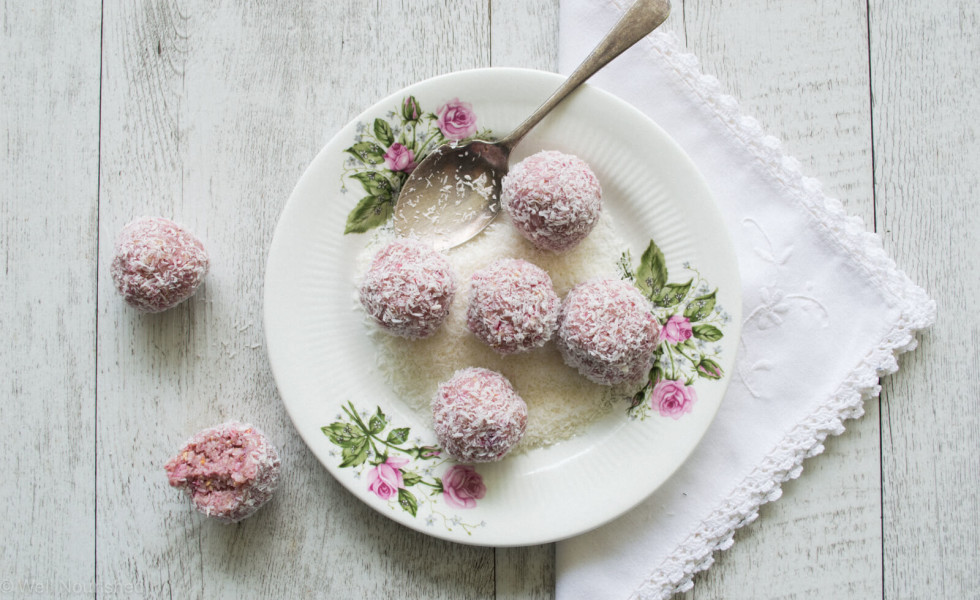 12 Beautiful Bliss Balls - diy Thought