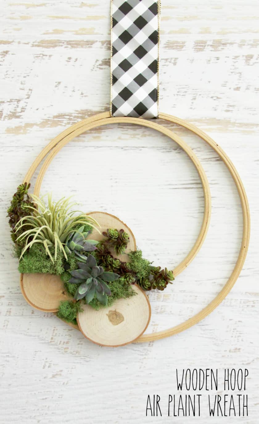 10 DIY Embroidery Hoop Wreaths - diy Thought